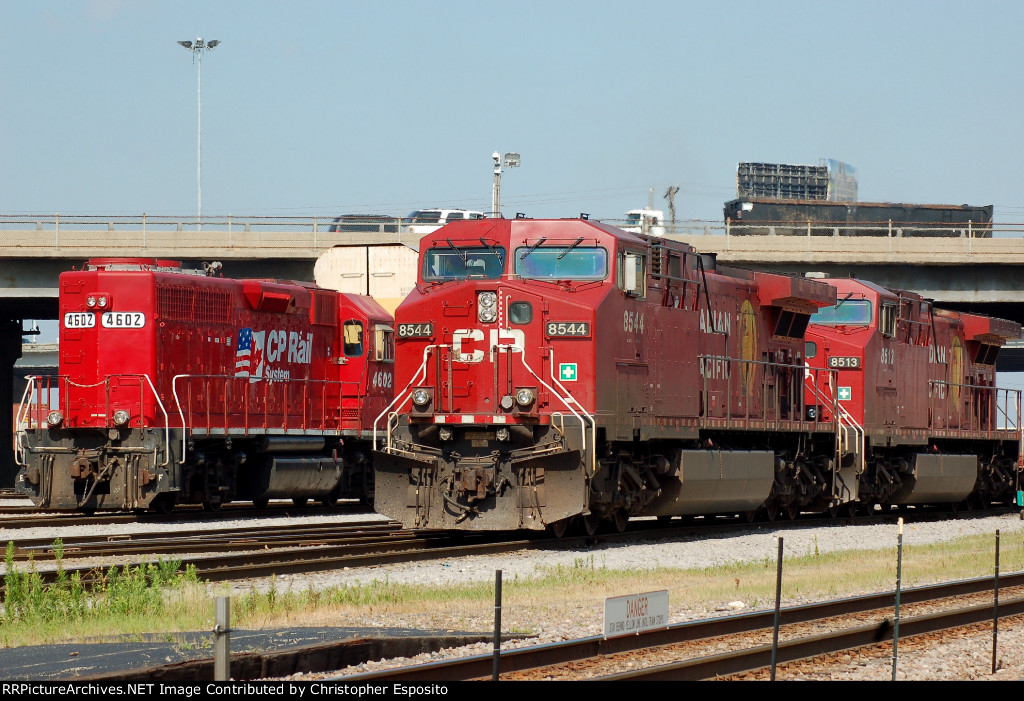 CP AC44CW 8544 & GP40 4602